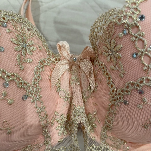 Victoria's Secret | Intimates & Sleepwear | Nwt Vs 34d Bra | Poshmark